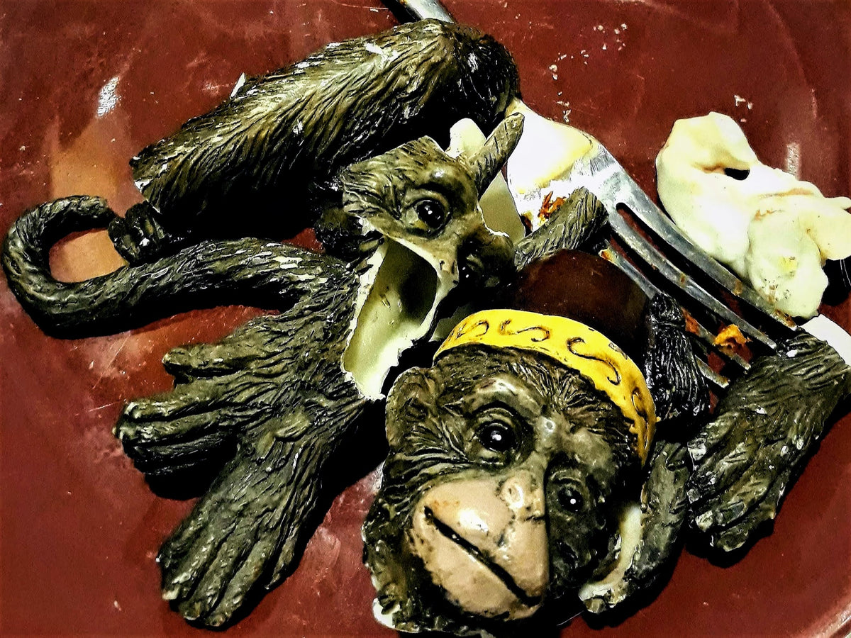 Broken Monkey Entrée – Siy Gallery